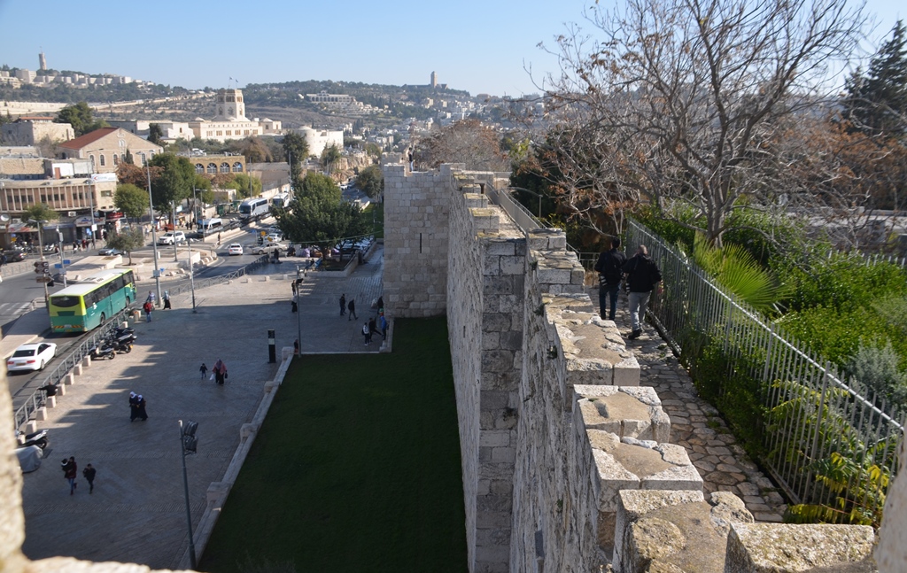 Jerusalem Under Old Walls to New Northern Ramparts – The Real Jerusalem ...