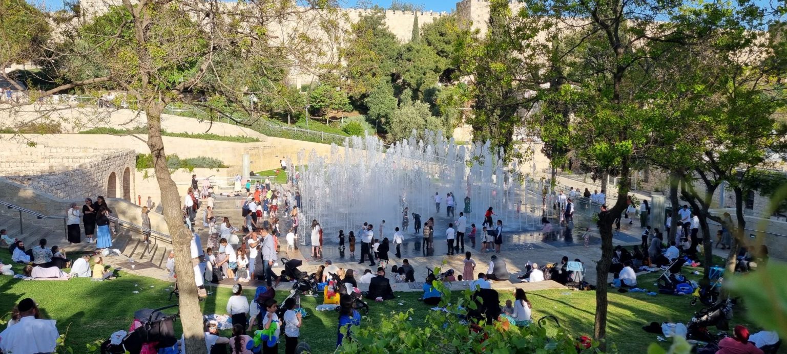 See Photos of Passover, Blue & White, and Spring Colors in Jerusalem ...